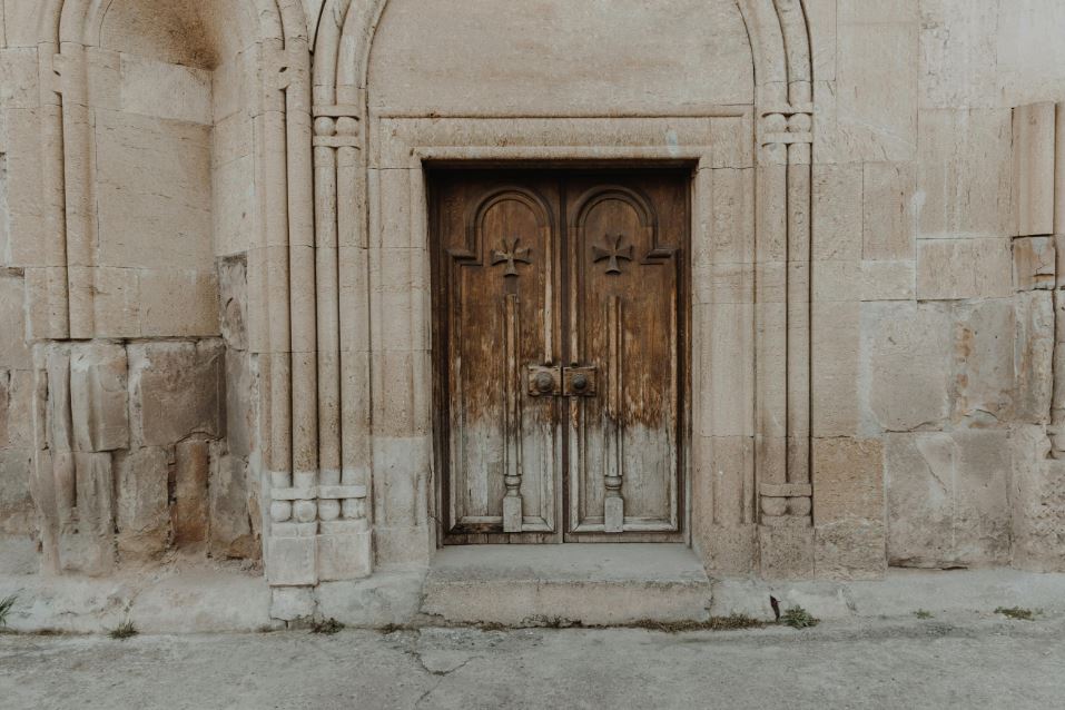 Entrance Door Styles Through History - tech.cu